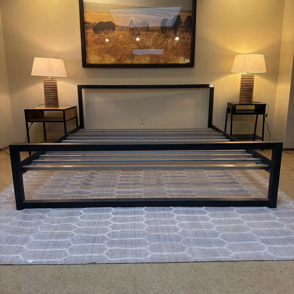 Room& Board King Metal Frame Bed – Ballard Consignment