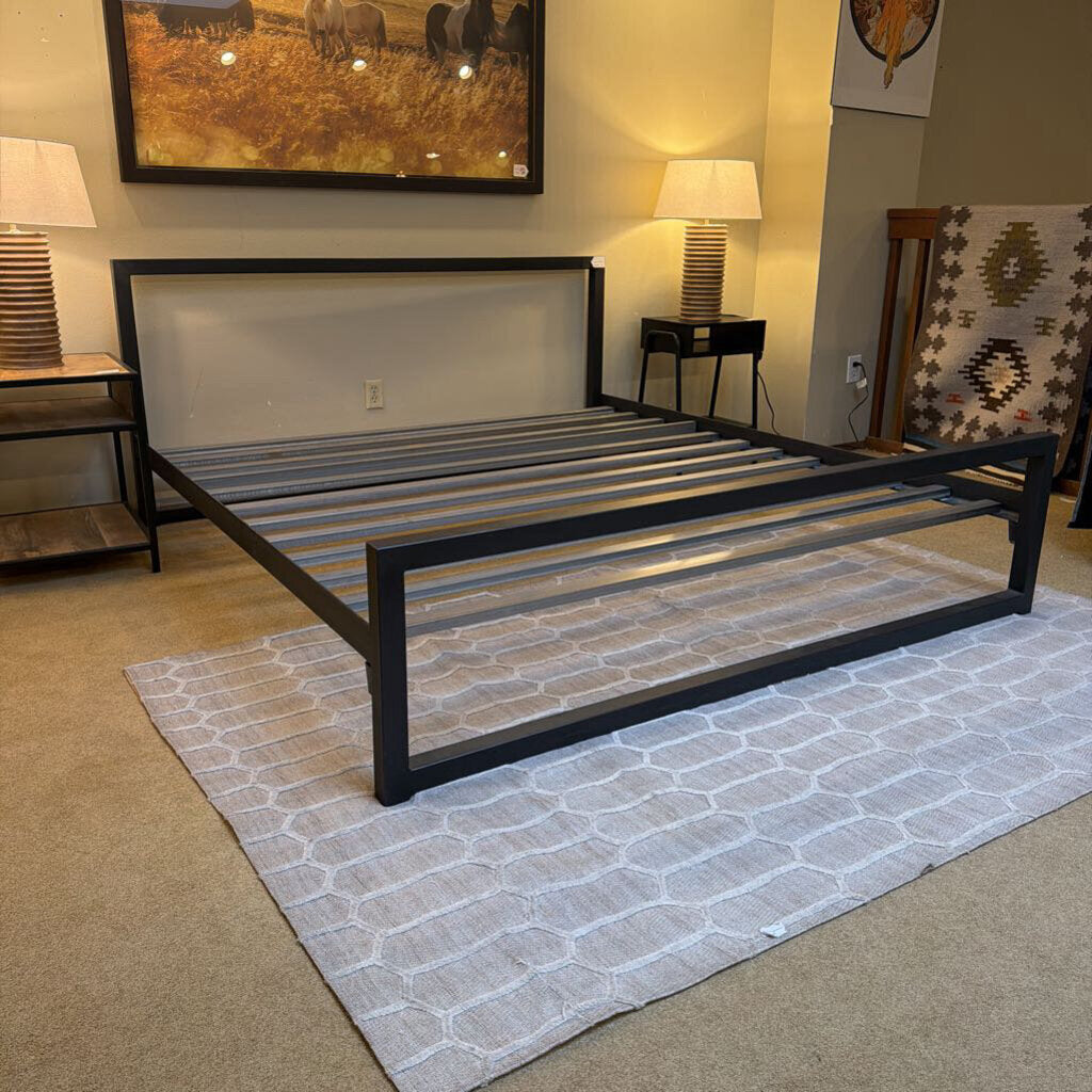Room& Board King Metal Frame Bed – Ballard Consignment