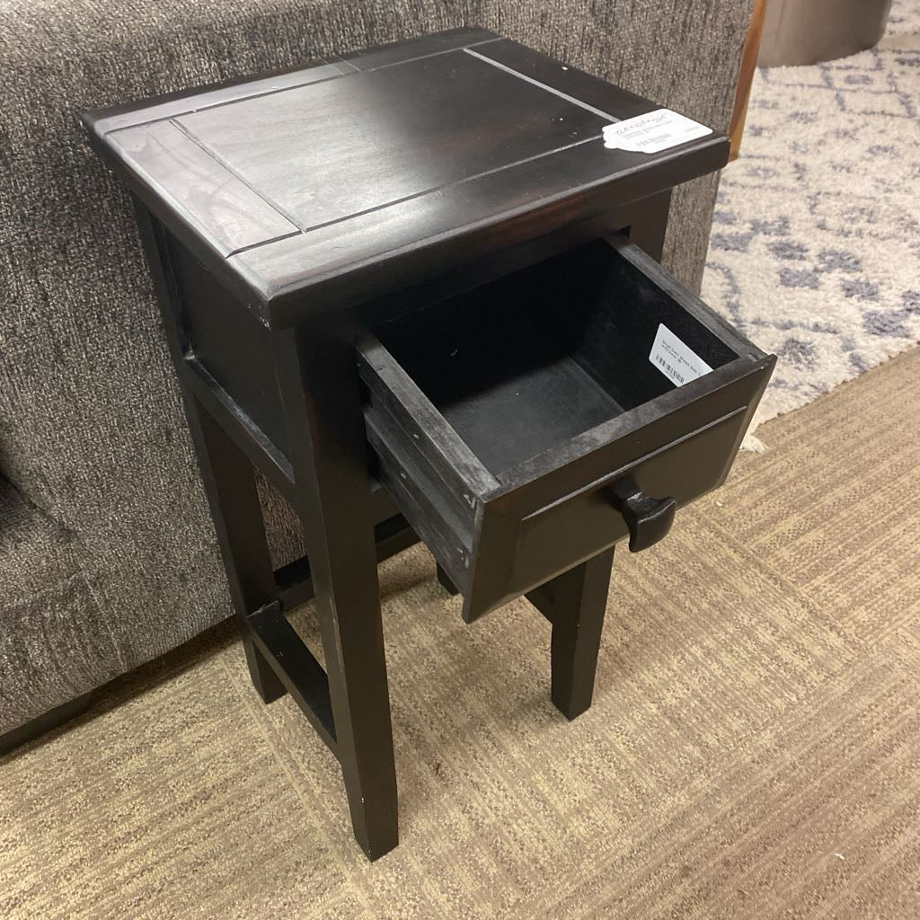 Small Dark Wood Side Table w/Drawer – Ballard Consignment