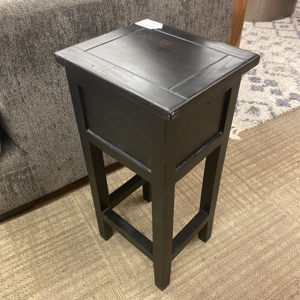 Small Dark Wood Side Table w/Drawer – Ballard Consignment